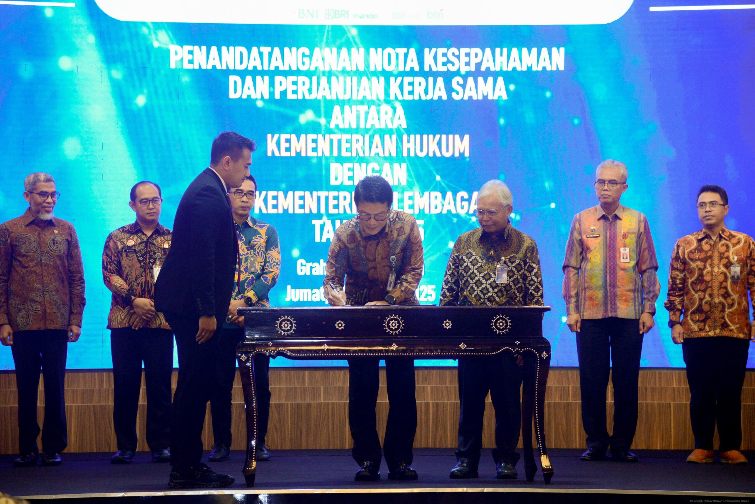 Perkuat Kolaborasi Antar Kementerian, Kemenkum Tandatangani 30 Nota Kesepahaman Dan Perjanjian ...